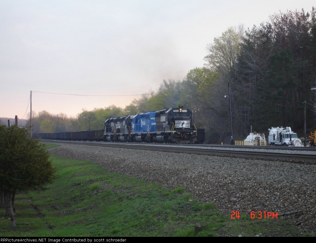 NS 3344, NS 3336, NS 3372 & NS 3364 push this WB train